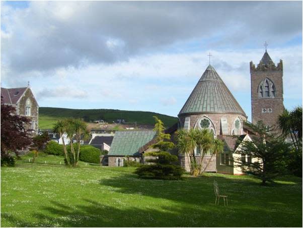 Sacred Heart University: SHU in Dingle