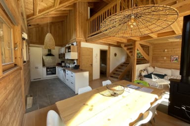 A Beautiful Chalet With A Terrace And Garden - Les Praz