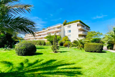 Beau Studio Avec Piscine Partagée - Saint-Tropez