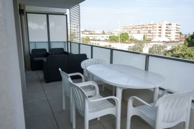 Sea View Apartment, Close To Beaches - Cagnes-sur-Mer