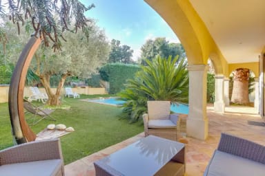Villa With Heated Pool In Sainte-maxime - Sainte-Maxime