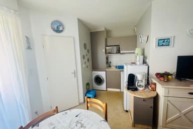Appartement Calme Avec Terrasse Et Vue Sur Le Port - Rochefort, France