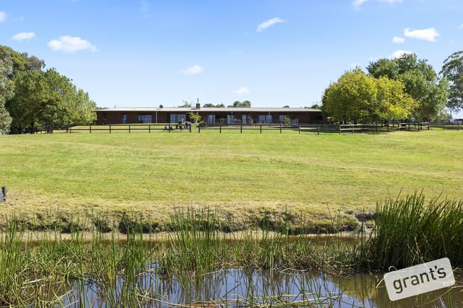 Rural & Farming Property For Sale in 6 Mountain Flat Road, Narre Warren ...