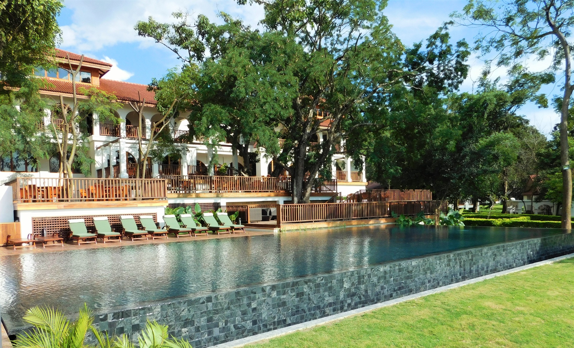 Sanctum Inle Resort Hotel in Myanmar | ENCHANTING TRAVELS