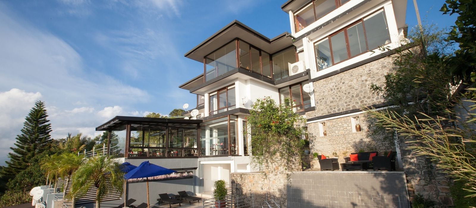 Theva Residency Hotel in Sri Lanka | ENCHANTING TRAVELS