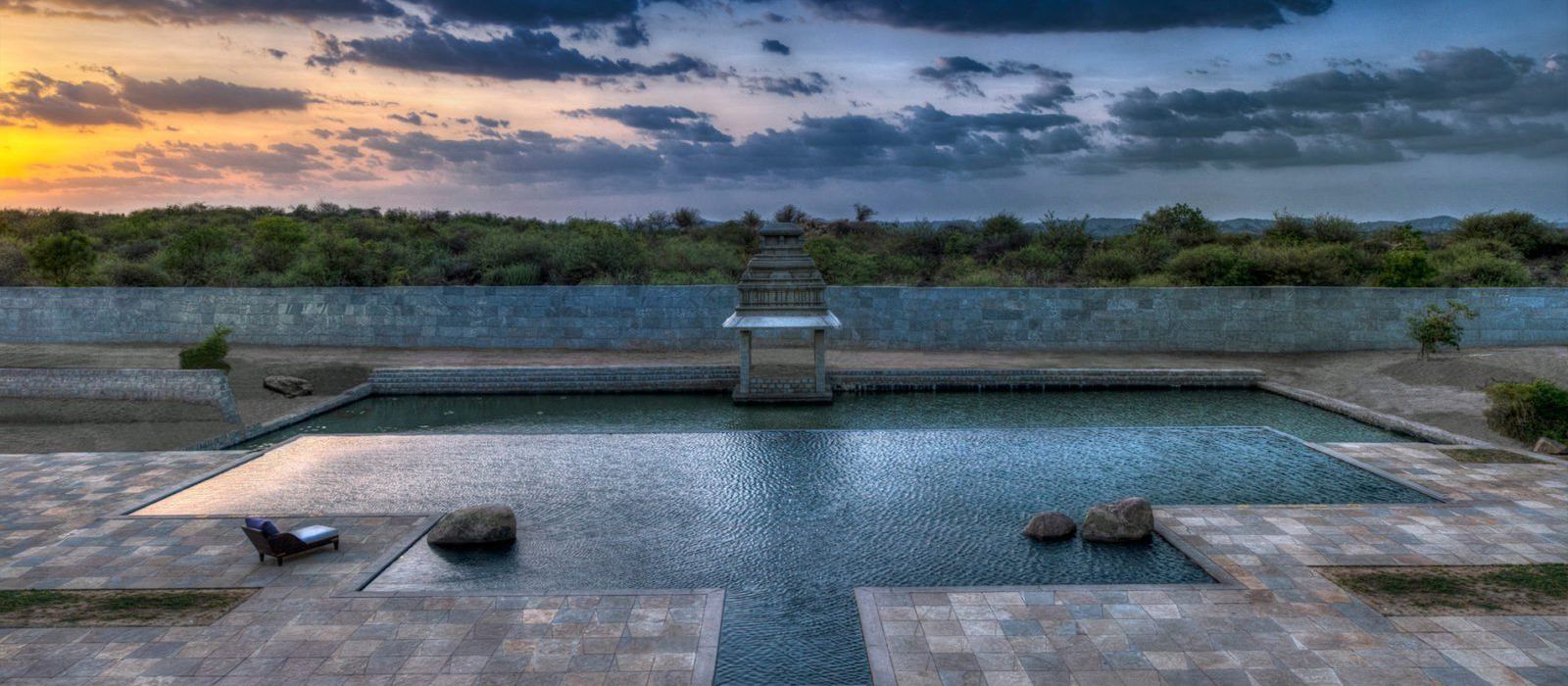 Evolve Back Kamalapura Palace Hampi Hotel in South India | ENCHANTING ...