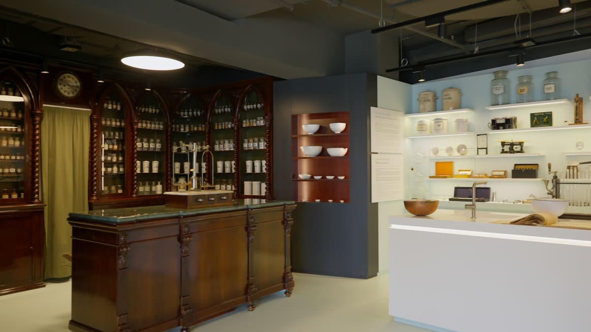 Rare museum collection of pharmacy practice and science - JGL