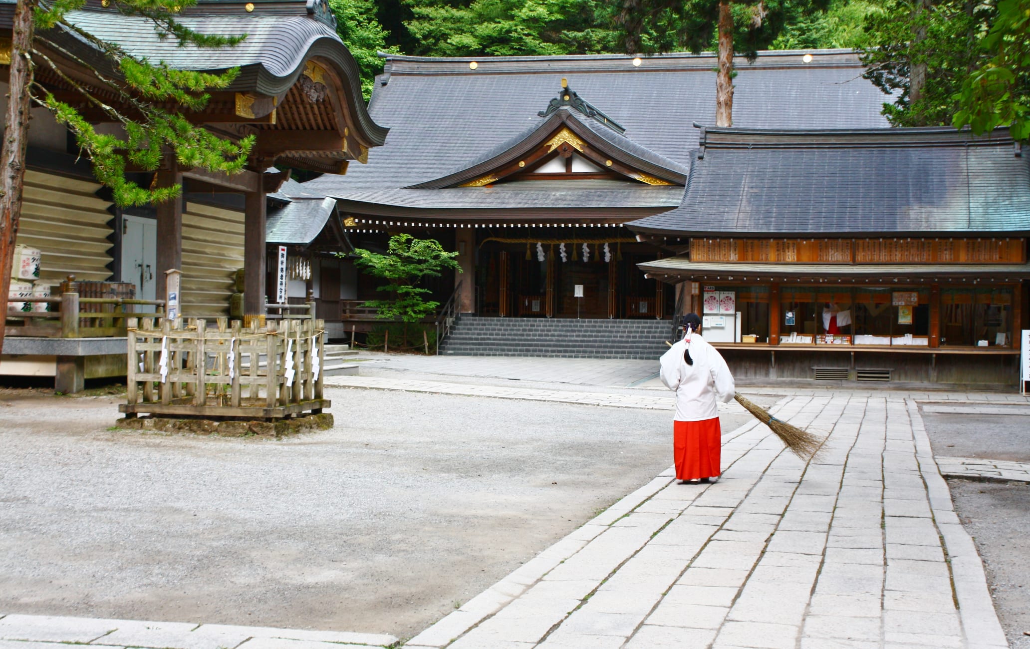 Sanctuaire de Suwa Taisha | Nagano Attractions | Voyage au Japon | JNTO